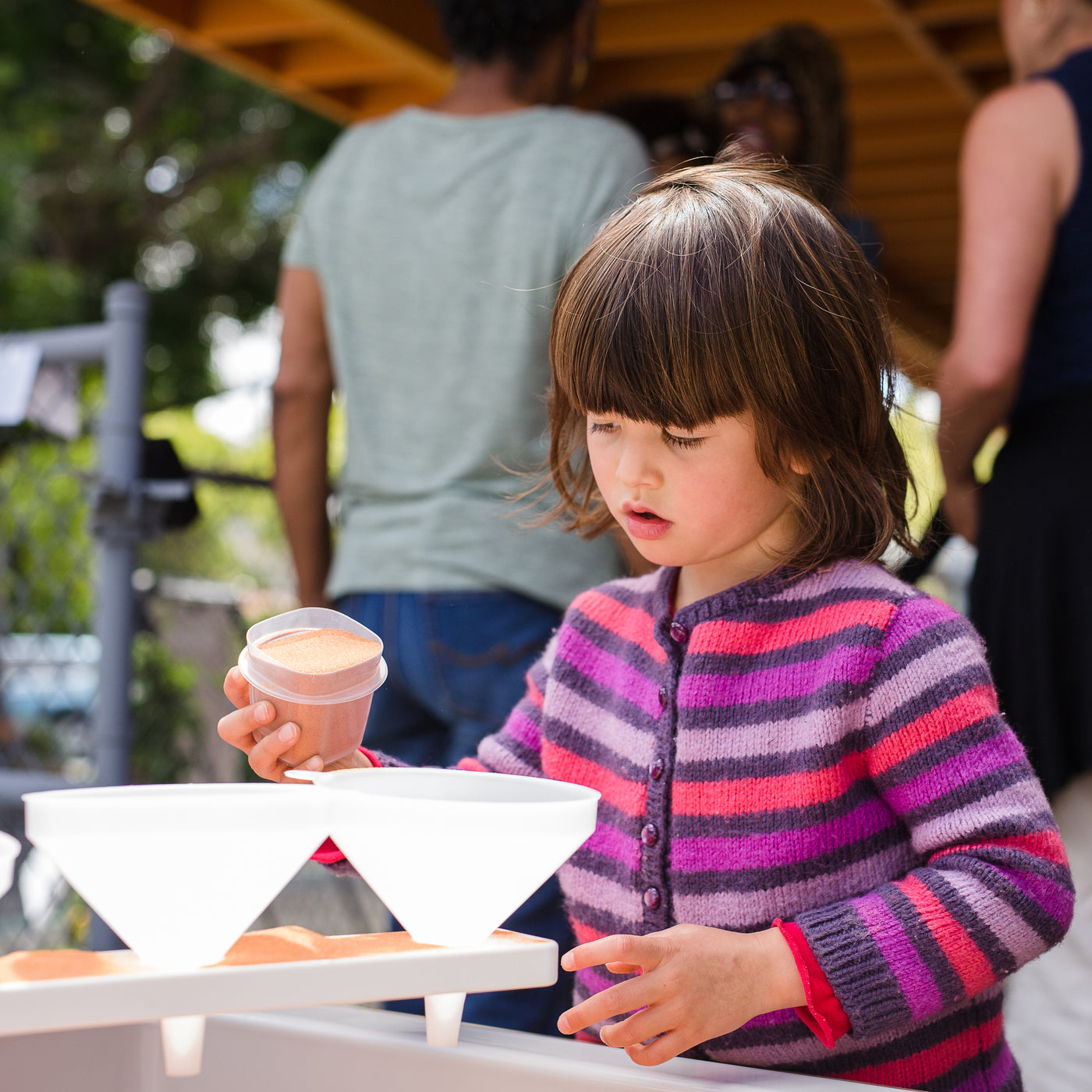 Funnel Stand for Hands-on Play - Kodo Kids